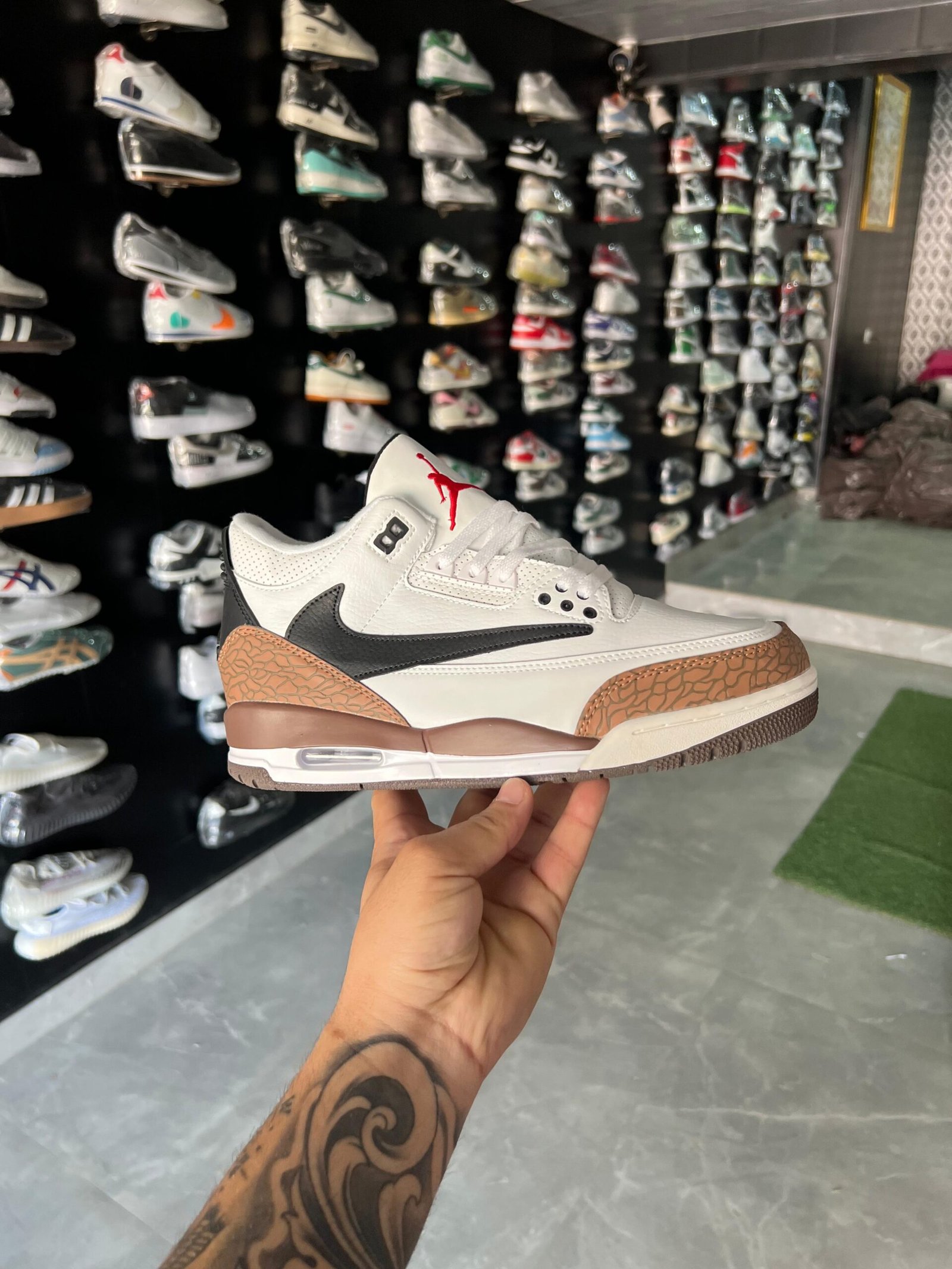 Retro 3 Travis Scott Sneakers Limited Stock | 7AShoes First Copy